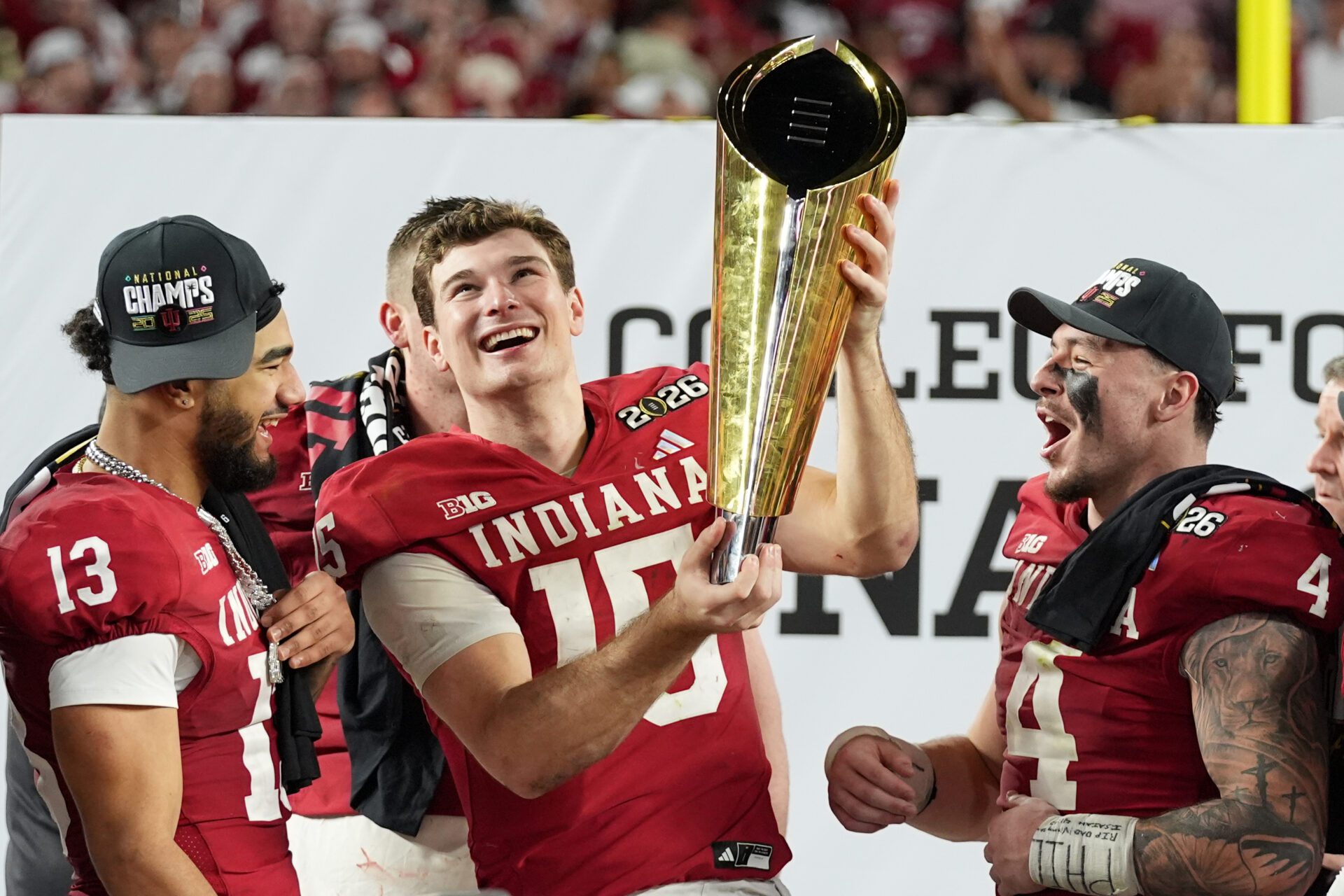 Whole 'lotta red: IU completes perfect season, wins Nat'l title ...